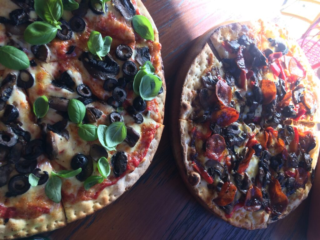 Best Restaurants In Rarotonga, Cook Islands - SittingUnderAPalmTree